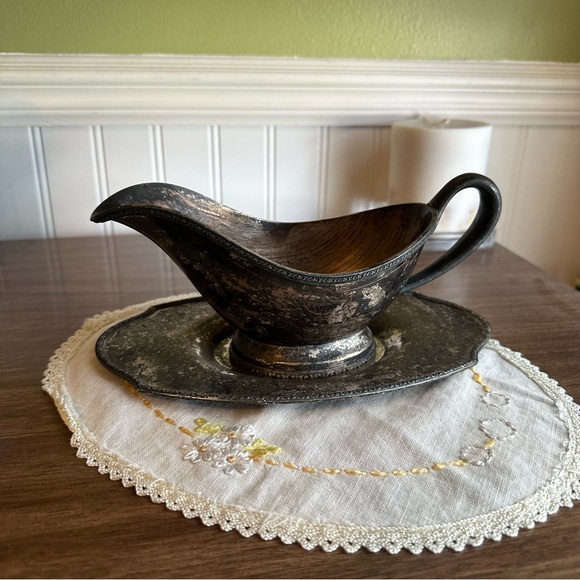 Benedict | Dining | Vintage Benedict Epns Bmm Gravy Boat Platter Set ...